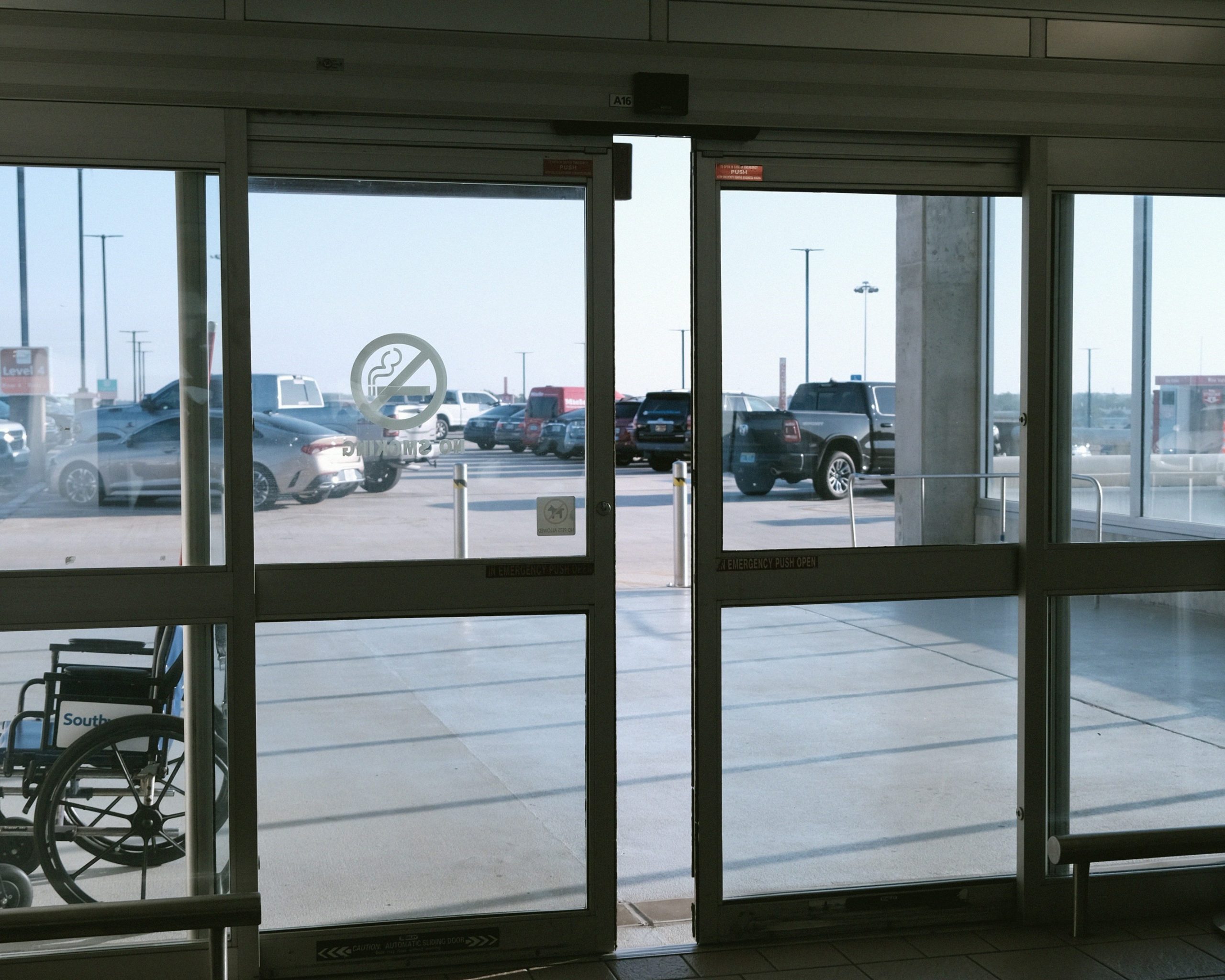 Hospital & healthcare: Poor sliding door increase infection risk